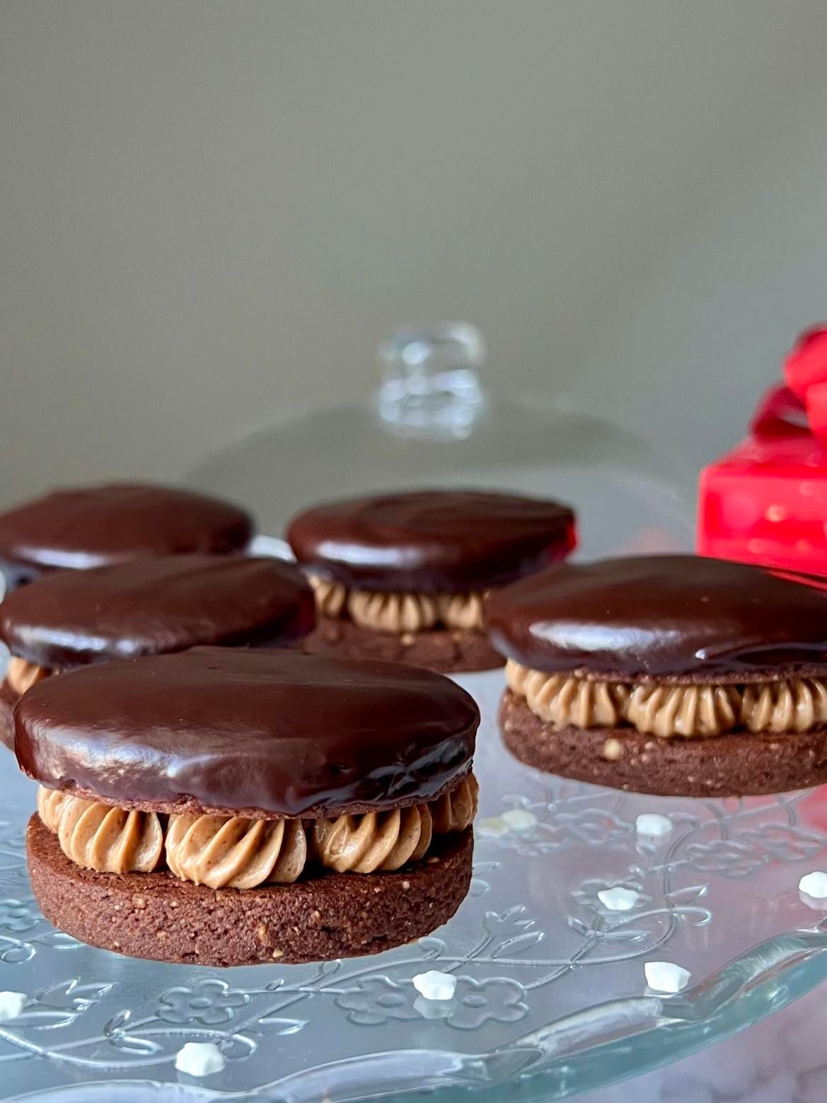 ISHLER CAKES – IŠLERI (VEGAN) – Naual Hansen